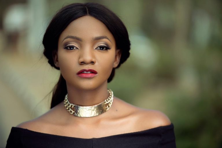 MY KIDS WILL GET THEIR FIRST PHONES AT 24 – SIMI | The Glam Files